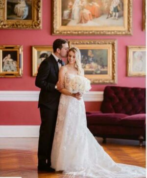 Leona - Mira Zwillinger