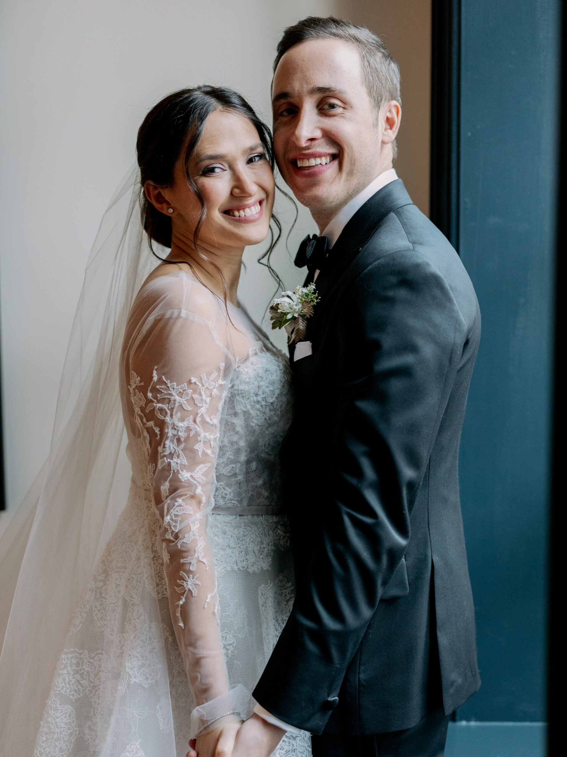 BRIDE OF THE WEEK: Elyse Saretsky in Mira Zwillinger Couture