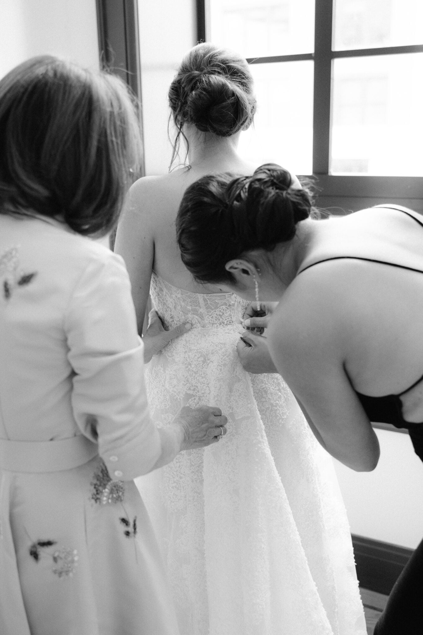 BRIDE OF THE WEEK: Elyse Saretsky in Mira Zwillinger Couture
