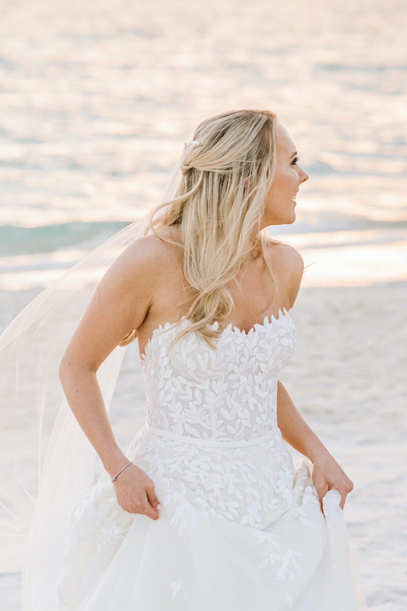 BRIDE OF THE WEEK: Rachel Robins in Mira Zwillinger Couture