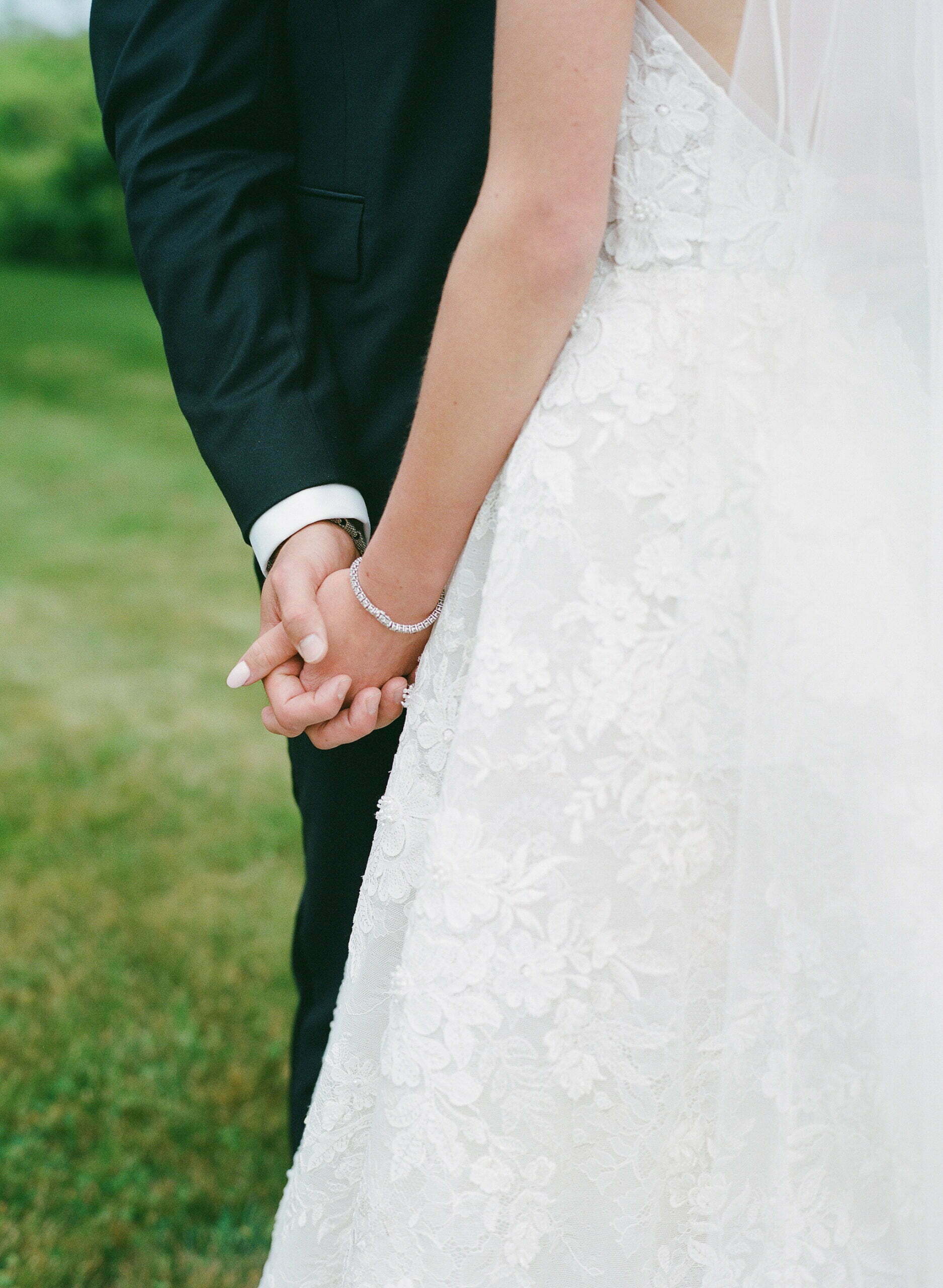 Stunning BRIDE OF THE WEEK: Grayson McPhee | Mira Zwillinger