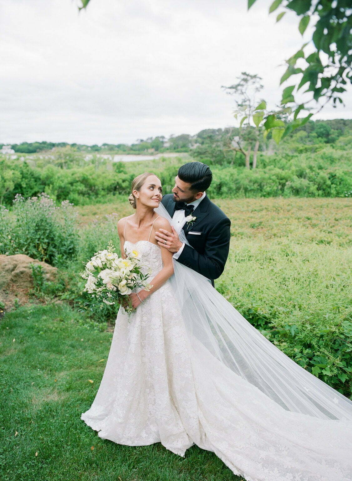 Stunning BRIDE OF THE WEEK: Grayson McPhee | Mira Zwillinger
