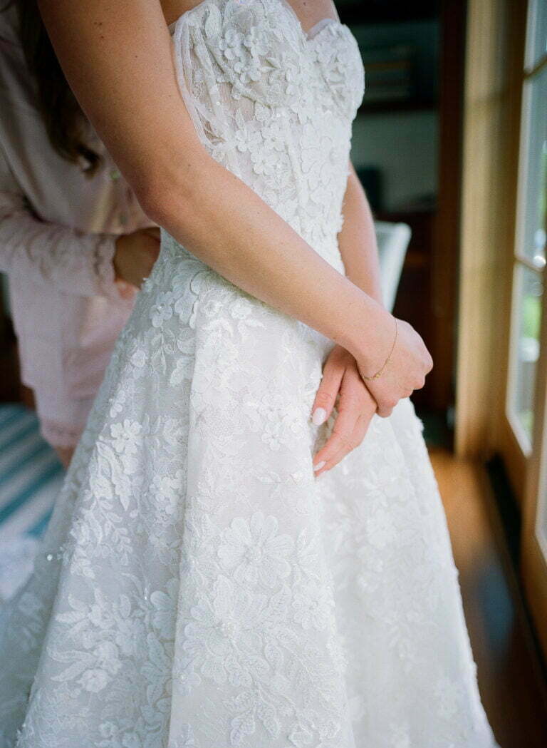 Stunning BRIDE OF THE WEEK: Grayson McPhee | Mira Zwillinger