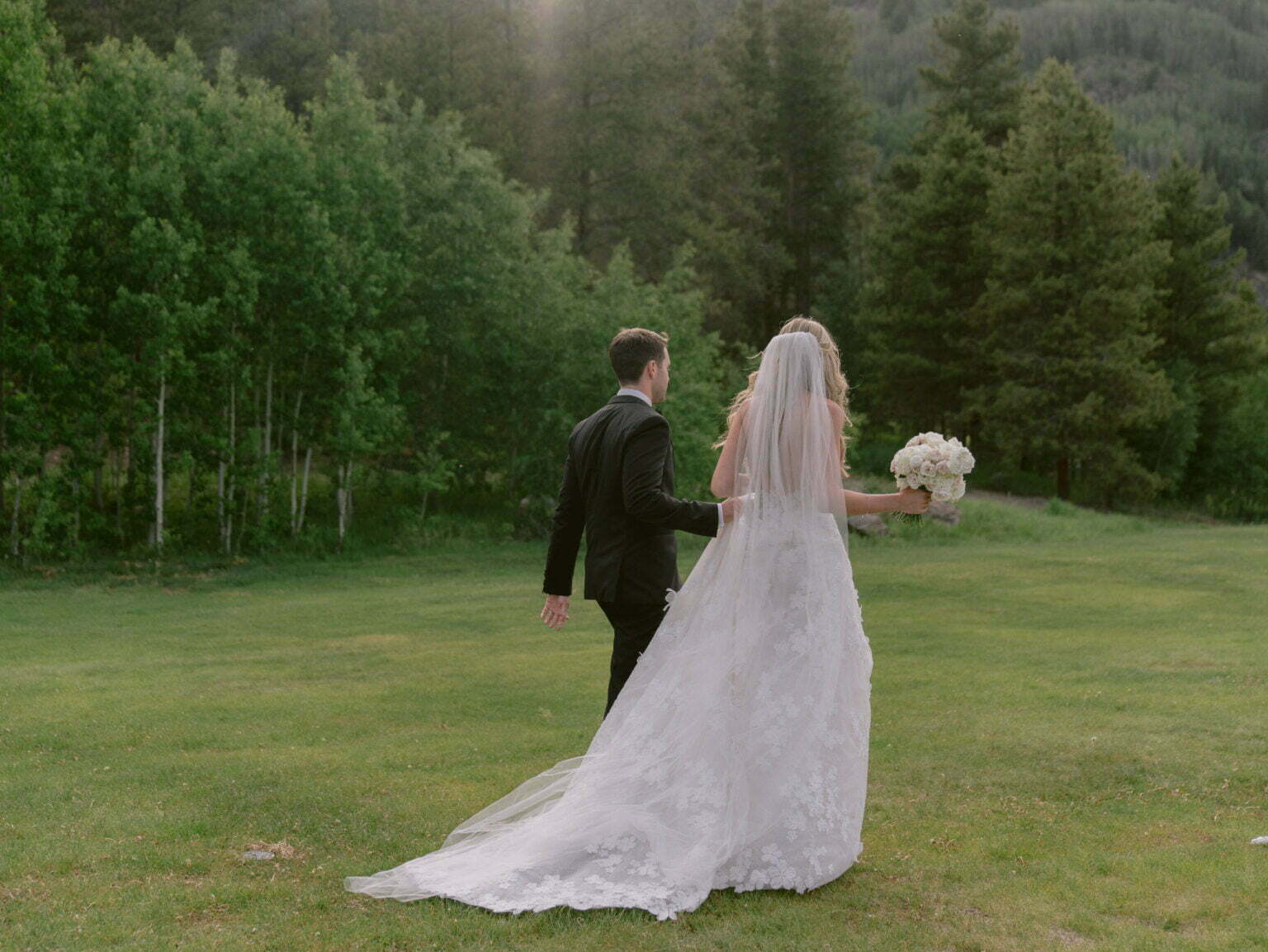 Stunning BRIDE OF THE WEEK: Annabelle Devlin | Mira Zwillinger