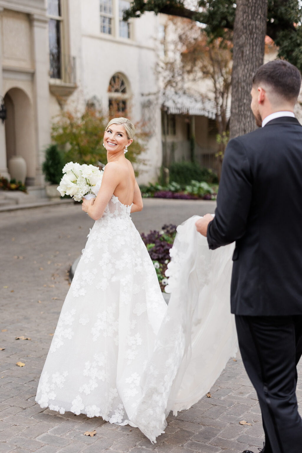 BRIDE OF THE WEEK: Alyssa Cullen in Mira Zwillinger Gown