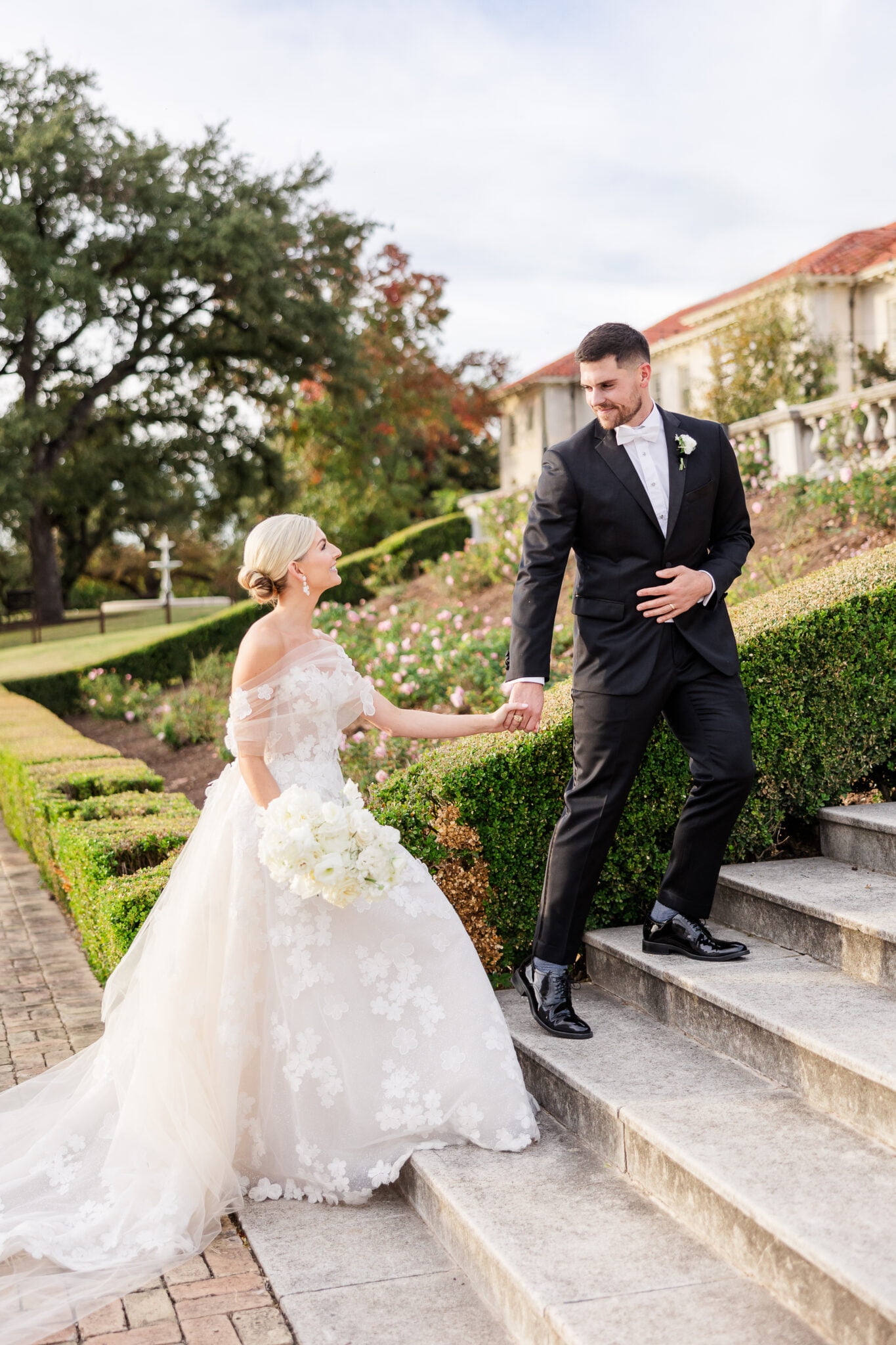 BRIDE OF THE WEEK: Alyssa Cullen in Mira Zwillinger Gown