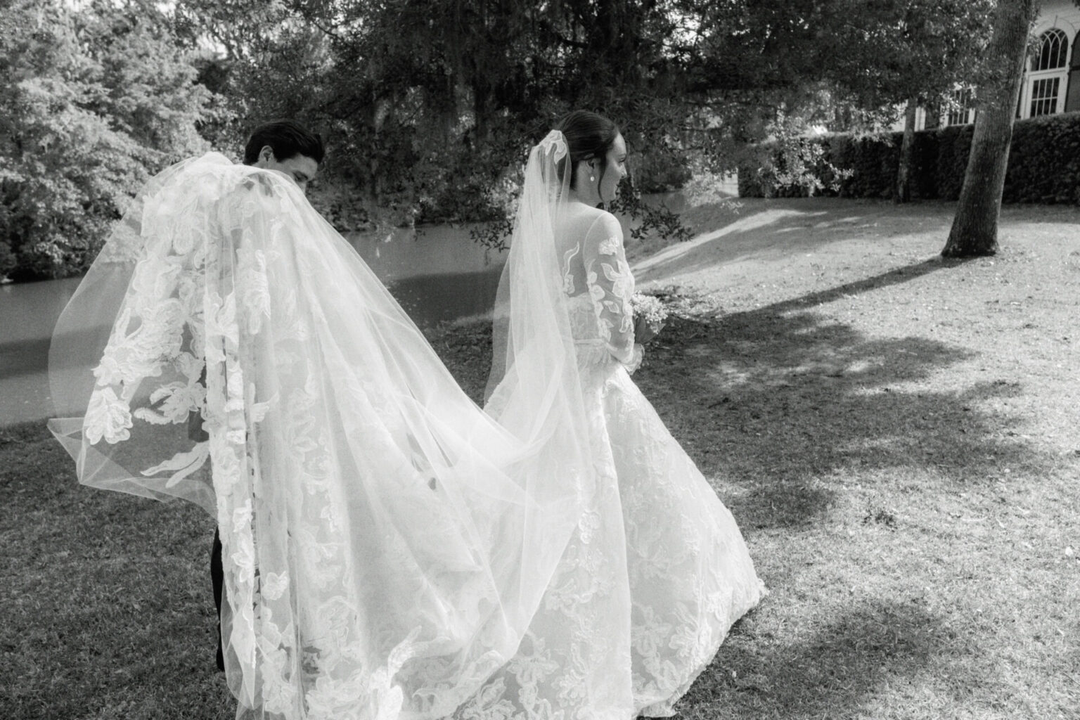 Ami - Mira Zwillinger