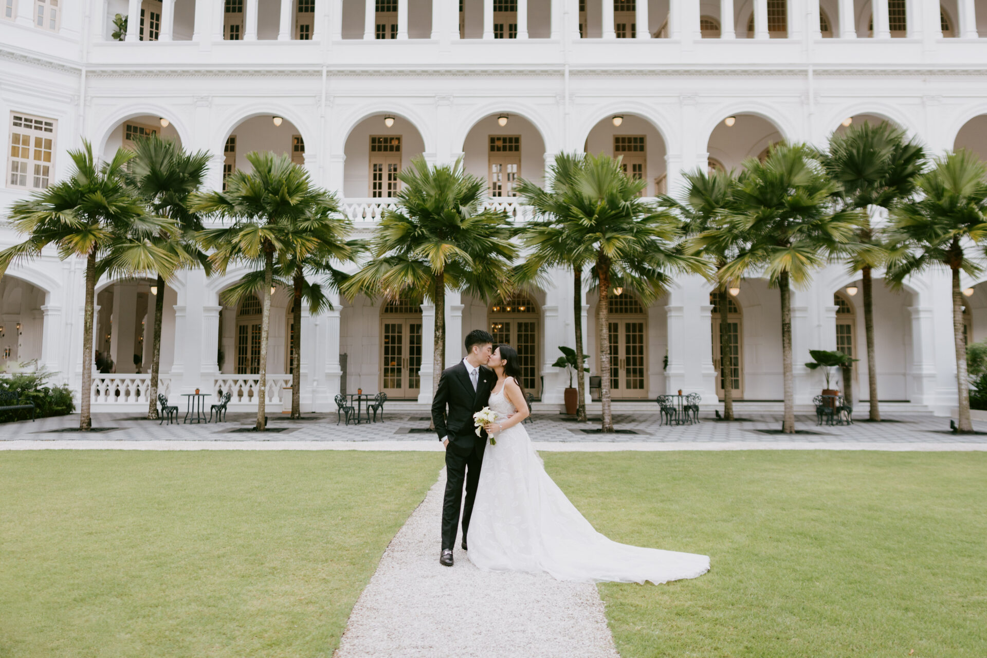 BRIDE OF THE WEEK: Niki Lim’s Elegant & Stunning Wedding Style