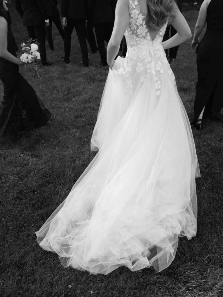 Nesley - Mira Zwillinger