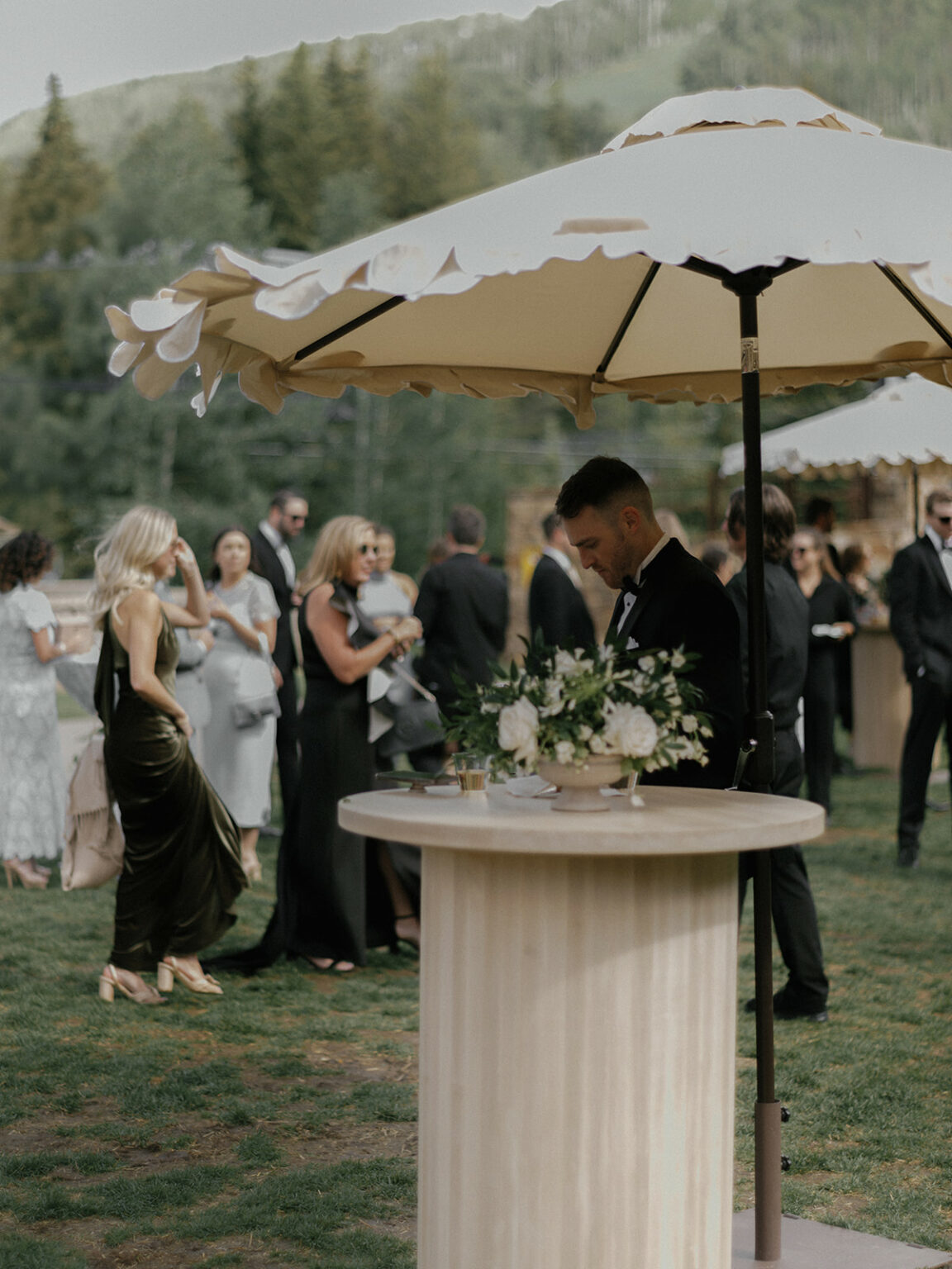 BRIDE OF THE WEEK: Brianna Porrello Riefstahl | Mira Zwillinger