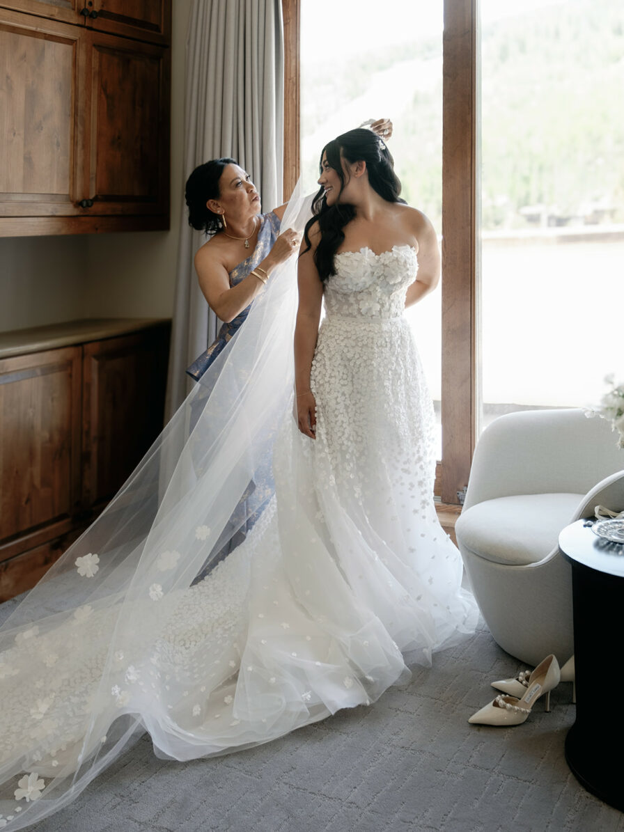 BRIDE OF THE WEEK: Brianna Porrello Riefstahl | Mira Zwillinger